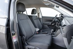 Pelēks Volkswagen T-Cross 2021 Rīga, ar dzinēja tilpumu 1.00 L un nobraukumu 84 tūkst. km par 15950 €, foto 7 vietnē AUTOMOTO.COM.LV