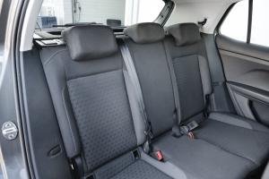 Pelēks Volkswagen T-Cross 2021 Rīga, ar dzinēja tilpumu 1.00 L un nobraukumu 84 tūkst. km par 15950 €, foto 8 vietnē AUTOMOTO.COM.LV