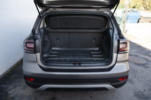 Pelēks Volkswagen T-Cross 2021 Rīga, ar dzinēja tilpumu 1.00 L un nobraukumu 84 tūkst. km par 15950 €, foto 9 vietnē AUTOMOTO.COM.LV