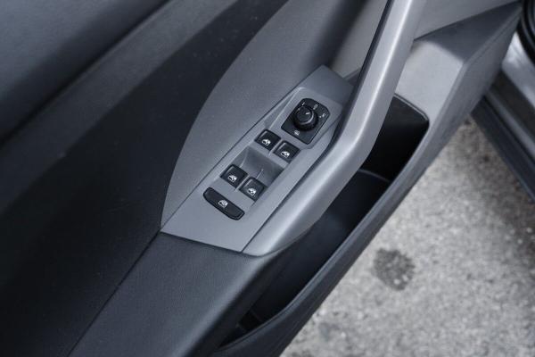 Volkswagen T-Cross 2021 in Riga on AUTOMOTO.COM.LV Grey Volkswagen T-Cross 2021 in Riga, with an engine capacity of 1.00 L and mileage of 84 thousand km for 15950 €, photo 10 on AUTOMOTO.COM.LV