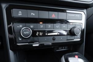 Pelēks Volkswagen T-Cross 2021 Rīga, ar dzinēja tilpumu 1.00 L un nobraukumu 84 tūkst. km par 15950 €, foto 14 vietnē AUTOMOTO.COM.LV