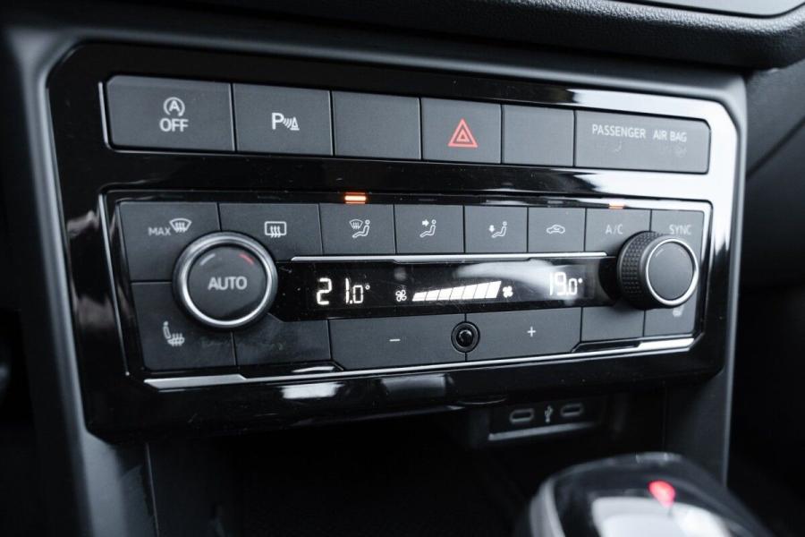 Pelēks Volkswagen T-Cross 2021 Rīga, ar dzinēja tilpumu 1.00 L un nobraukumu 84 tūkst. km par 15950 €, foto 14 vietnē AUTOMOTO.COM.LV