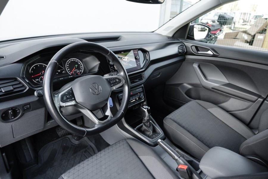 Pelēks Volkswagen T-Cross 2021 Rīga, ar dzinēja tilpumu 1.00 L un nobraukumu 84 tūkst. km par 15950 €, foto 21 vietnē AUTOMOTO.COM.LV