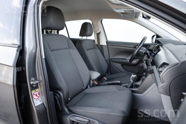 Volkswagen T-Cross 2021 Rīga vietnē Pelēks Volkswagen T-Cross 2021 Rīga, ar dzinēja tilpumu 1.00 L un nobraukumu 84 tūkst. km par 15650 €, foto 7 vietnē AUTOMOTO.COM.LV