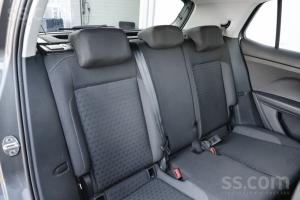 Pelēks Volkswagen T-Cross 2021 Rīga, ar dzinēja tilpumu 1.00 L un nobraukumu 84 tūkst. km par 15650 €, foto 8 vietnē AUTOMOTO.COM.LV