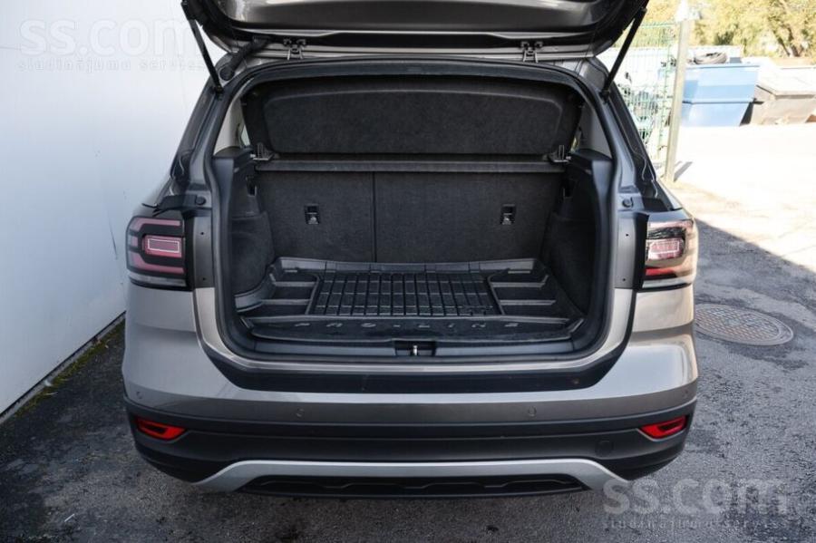 Pelēks Volkswagen T-Cross 2021 Rīga, ar dzinēja tilpumu 1.00 L un nobraukumu 84 tūkst. km par 15650 €, foto 9 vietnē AUTOMOTO.COM.LV