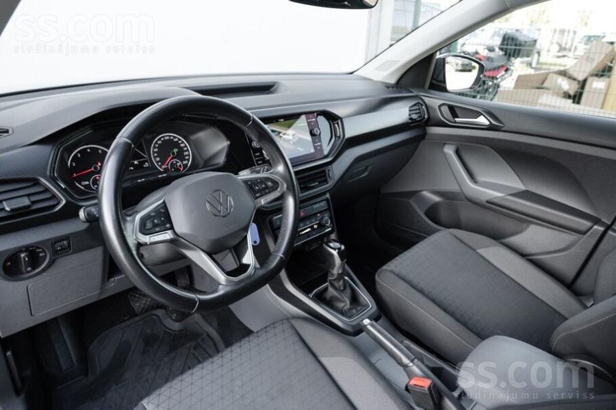 Pelēks Volkswagen T-Cross 2021 Rīga, ar dzinēja tilpumu 1.00 L un nobraukumu 84 tūkst. km par 15650 €, foto 21 vietnē AUTOMOTO.COM.LV