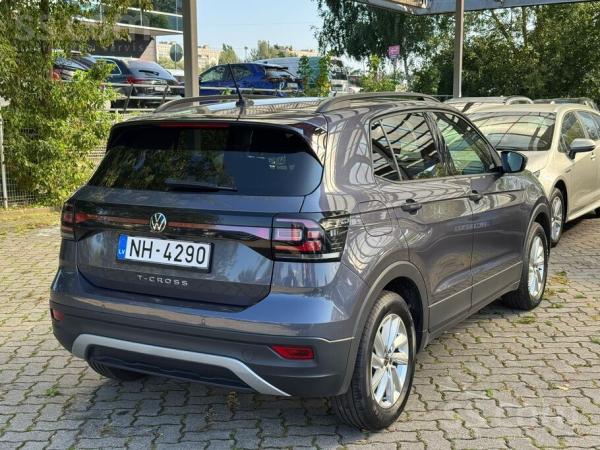 Grey Volkswagen T-Cross 2022 in Riga, with an engine capacity of 1.50 L and mileage of 54 thousand km for 18850 €, photo 4 on AUTOMOTO.COM.LV
