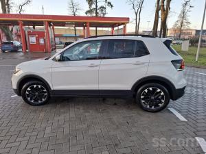 Pelēks Volkswagen T-Cross 2022 Rīga, ar dzinēja tilpumu 1.50 L un nobraukumu 16 tūkst. km par 21000 €, foto 4 vietnē AUTOMOTO.COM.LV