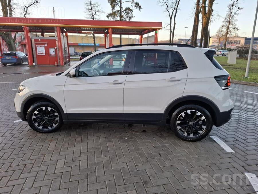 Pelēks Volkswagen T-Cross 2022 Rīga, ar dzinēja tilpumu 1.50 L un nobraukumu 16 tūkst. km par 21000 €, foto 4 vietnē AUTOMOTO.COM.LV