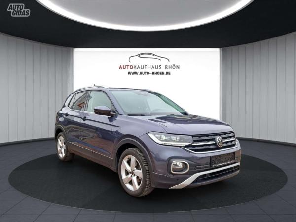 Grey Volkswagen T-Cross 2022 in Kaunas, with an engine capacity of 1.00 L and mileage of 17 thousand km for 24965 €, photo 4 on AUTOMOTO.COM.LV