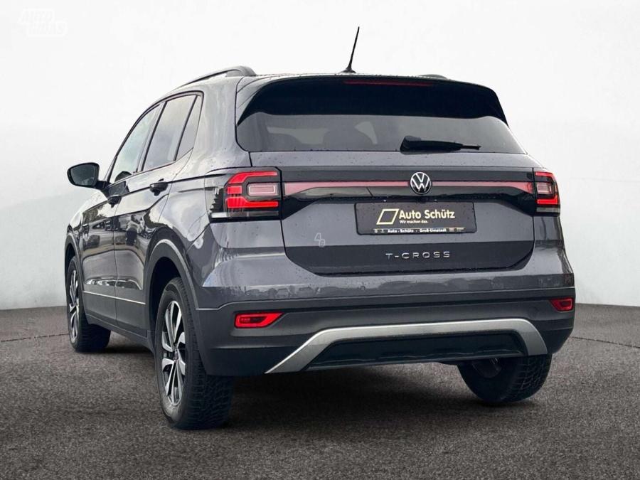 Pelēks Volkswagen T-Cross 2022 Kauņa, ar dzinēja tilpumu 1.00 L un nobraukumu 29 tūkst. km par 22484 €, foto 4 vietnē AUTOMOTO.COM.LV