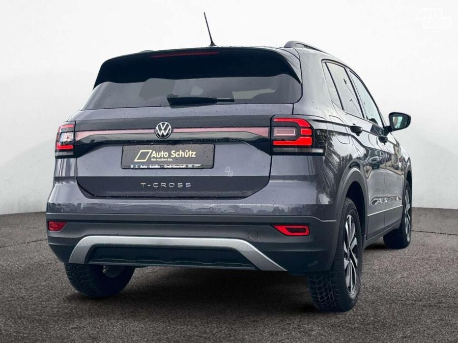 Pelēks Volkswagen T-Cross 2022 Kauņa, ar dzinēja tilpumu 1.00 L un nobraukumu 29 tūkst. km par 22484 €, foto 6 vietnē AUTOMOTO.COM.LV