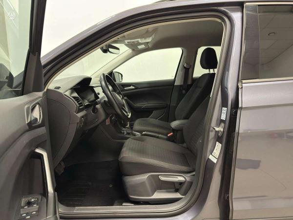 Grey Volkswagen T-Cross 2022 in Vilnius, with an engine capacity of 1.00 L and mileage of 80 thousand km for 17600 €, photo 8 on AUTOMOTO.COM.LV