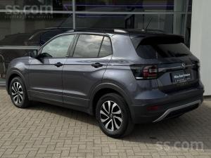 Pelēks Volkswagen T-Cross 2022 Valmiera, ar dzinēja tilpumu 1.00 L un nobraukumu 75 tūkst. km par 16700 €, foto 5 vietnē AUTOMOTO.COM.LV
