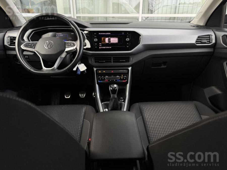 Pelēks Volkswagen T-Cross 2022 Valmiera, ar dzinēja tilpumu 1.00 L un nobraukumu 75 tūkst. km par 16700 €, foto 19 vietnē AUTOMOTO.COM.LV