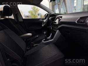 Pelēks Volkswagen T-Cross 2022 Valmiera, ar dzinēja tilpumu 1.00 L un nobraukumu 75 tūkst. km par 16700 €, foto 20 vietnē AUTOMOTO.COM.LV