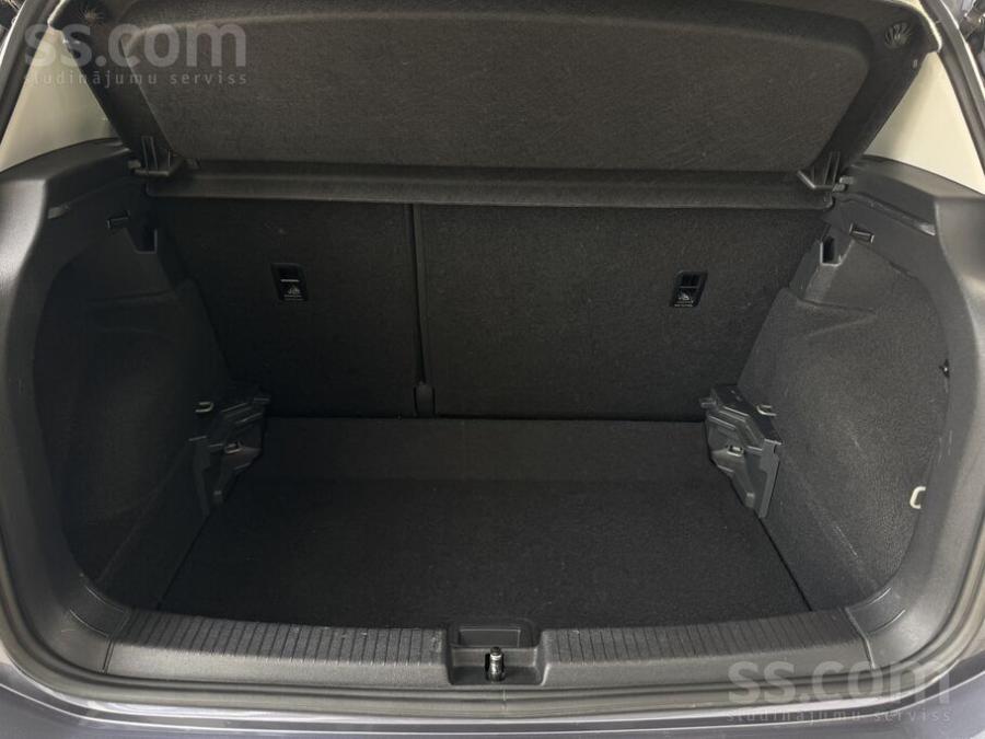 Pelēks Volkswagen T-Cross 2022 Valmiera, ar dzinēja tilpumu 1.00 L un nobraukumu 75 tūkst. km par 16700 €, foto 21 vietnē AUTOMOTO.COM.LV