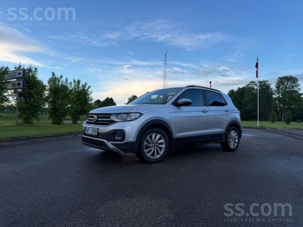 Pelēks Volkswagen T-Cross 2022 Valmiera, ar dzinēja tilpumu 1.00 L un nobraukumu 47 tūkst. km par 17000 €, foto 1 vietnē AUTOMOTO.COM.LV