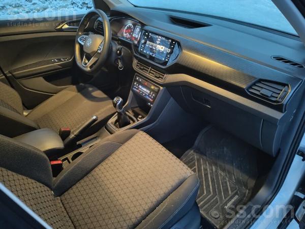 Pelēks Volkswagen T-Cross 2022 Valmiera, ar dzinēja tilpumu 1.00 L un nobraukumu 47 tūkst. km par 17000 €, foto 9 vietnē AUTOMOTO.COM.LV