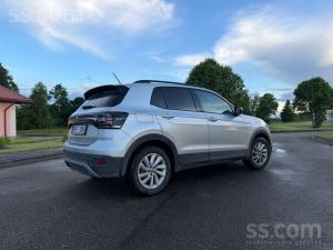 Grey Volkswagen T-Cross 2022 in Valmiera, with an engine capacity of 1.00 L and mileage of 47 thousand km for 16500 €, photo 5 on AUTOMOTO.COM.LV