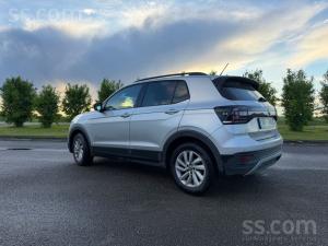 Grey Volkswagen T-Cross 2022 in Valmiera, with an engine capacity of 1.00 L and mileage of 47 thousand km for 16500 €, photo 7 on AUTOMOTO.COM.LV