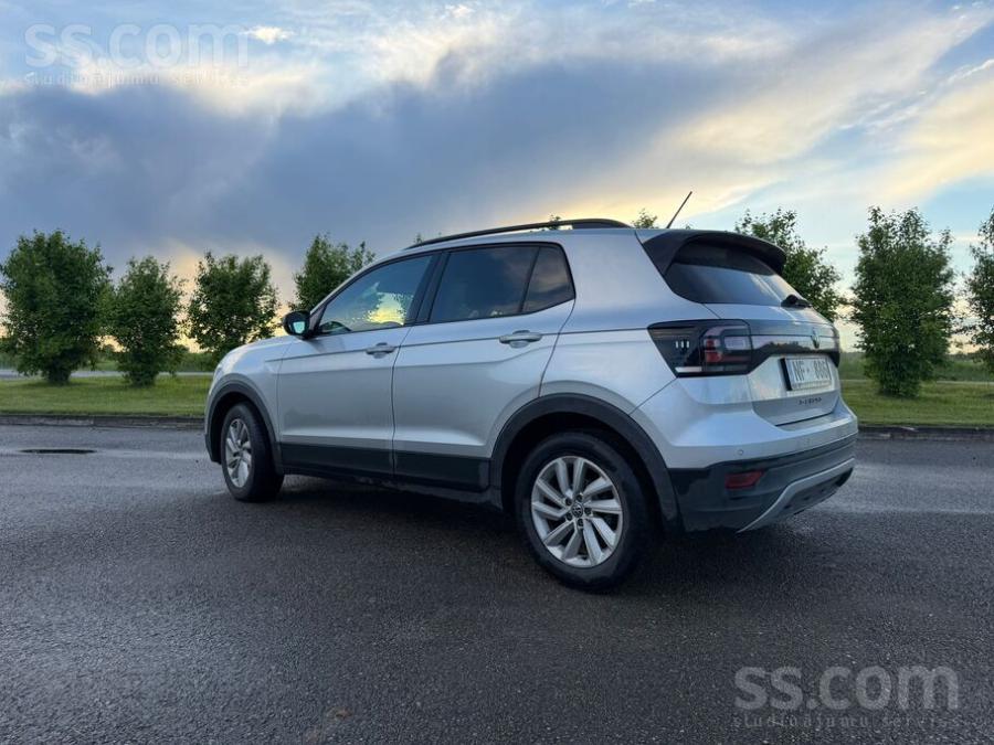 Grey Volkswagen T-Cross 2022 in Valmiera, with an engine capacity of 1.00 L and mileage of 47 thousand km for 16500 €, photo 7 on AUTOMOTO.COM.LV