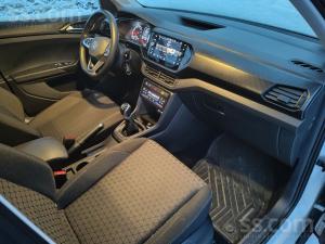 Grey Volkswagen T-Cross 2022 in Valmiera, with an engine capacity of 1.00 L and mileage of 47 thousand km for 16500 €, photo 10 on AUTOMOTO.COM.LV