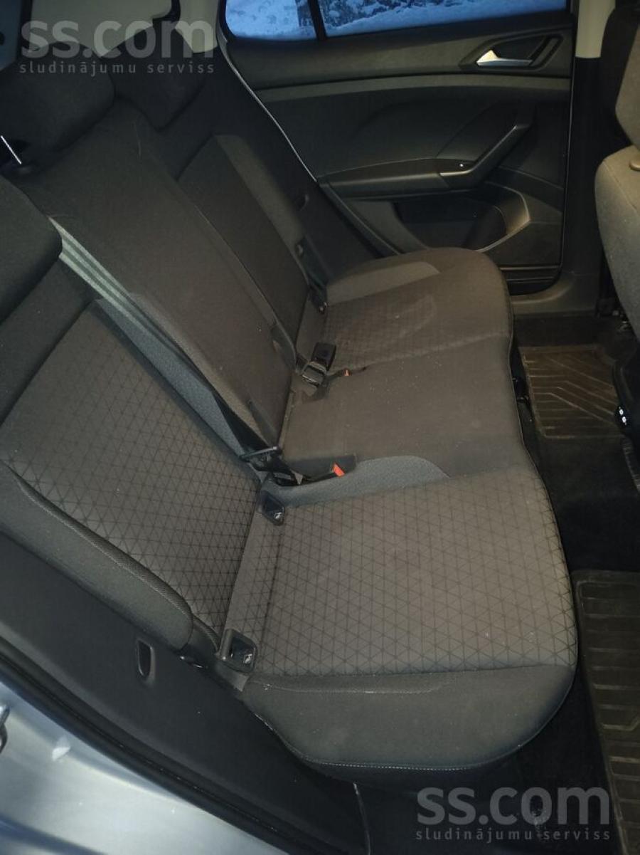 Grey Volkswagen T-Cross 2022 in Valmiera, with an engine capacity of 1.00 L and mileage of 47 thousand km for 16500 €, photo 11 on AUTOMOTO.COM.LV