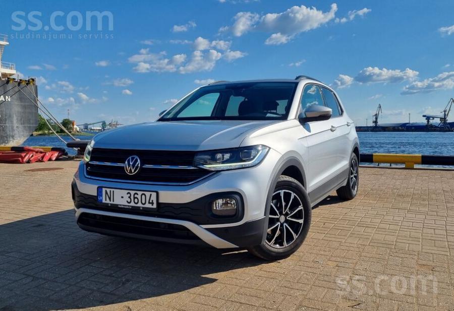 Pelēks Volkswagen T-Cross 2022 Rīga, ar dzinēja tilpumu 1.00 L un nobraukumu 63 tūkst. km par 15650 €, foto 1 vietnē AUTOMOTO.COM.LV