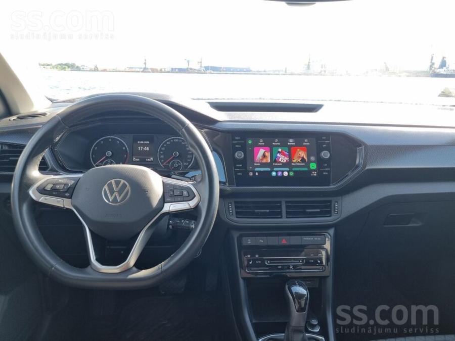 Pelēks Volkswagen T-Cross 2022 Rīga, ar dzinēja tilpumu 1.00 L un nobraukumu 63 tūkst. km par 15650 €, foto 8 vietnē AUTOMOTO.COM.LV
