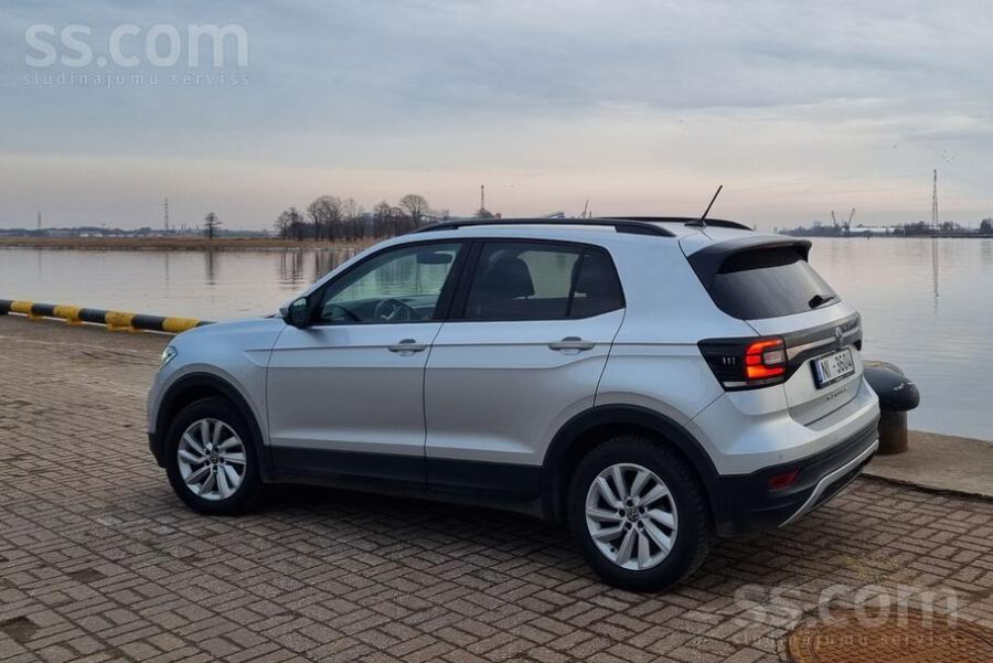 Pelēks Volkswagen T-Cross 2022 Rīga, ar dzinēja tilpumu 1.00 L un nobraukumu 63 tūkst. km par 15650 €, foto 16 vietnē AUTOMOTO.COM.LV