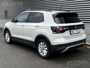 Pelēks Volkswagen T-Cross 2022 Rīga, ar dzinēja tilpumu 1.00 L un nobraukumu 210 tūkst. km par 10900 €, foto 4 vietnē AUTOMOTO.COM.LV