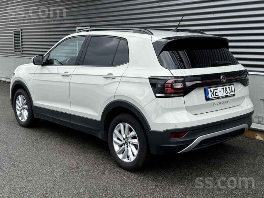 Pelēks Volkswagen T-Cross 2022 Rīga, ar dzinēja tilpumu 1.00 L un nobraukumu 210 tūkst. km par 10900 €, foto 4 vietnē AUTOMOTO.COM.LV