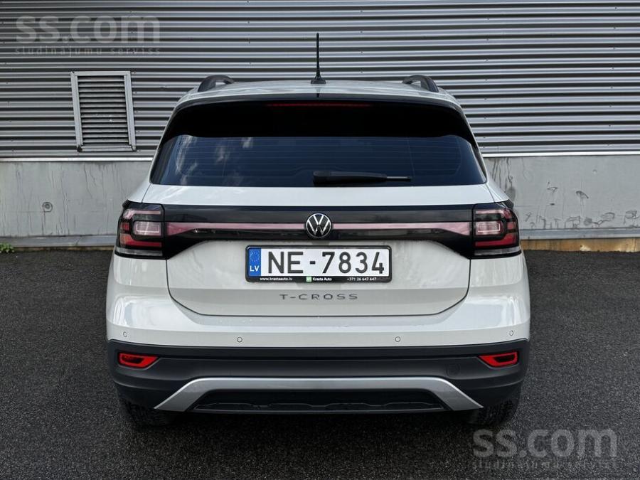 Pelēks Volkswagen T-Cross 2022 Rīga, ar dzinēja tilpumu 1.00 L un nobraukumu 210 tūkst. km par 10900 €, foto 5 vietnē AUTOMOTO.COM.LV