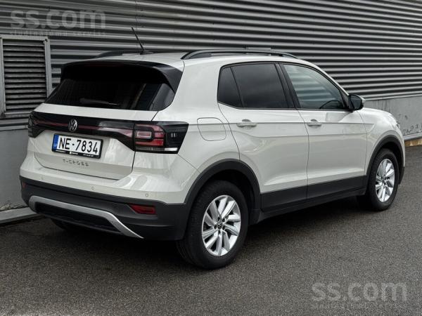 Pelēks Volkswagen T-Cross 2022 Rīga, ar dzinēja tilpumu 1.00 L un nobraukumu 210 tūkst. km par 10900 €, foto 5 vietnē AUTOMOTO.COM.LV