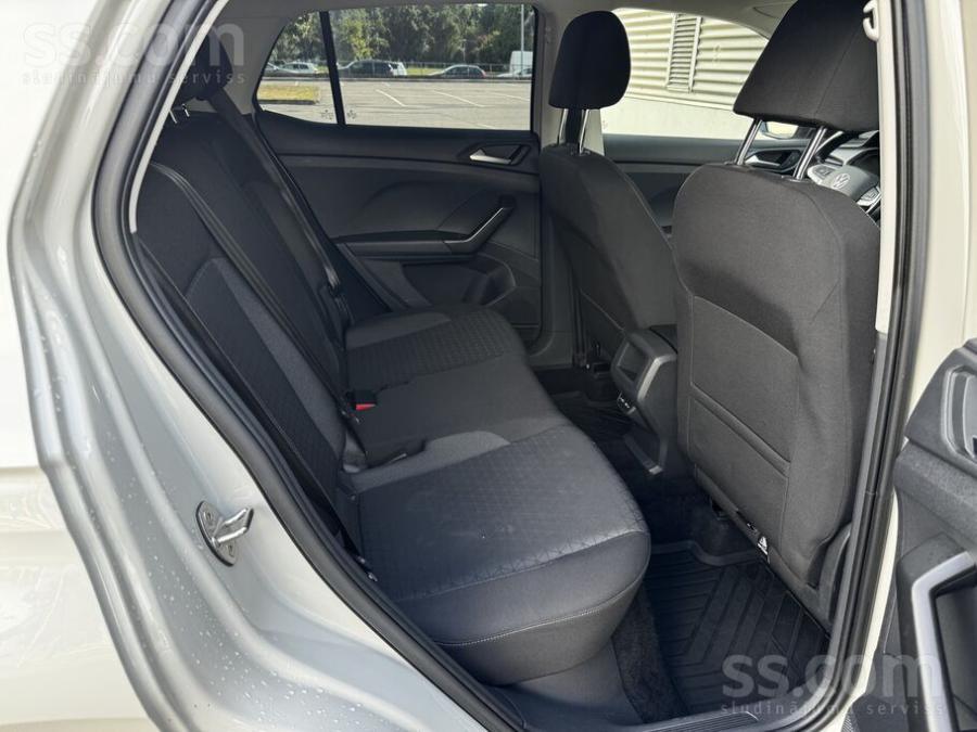 Pelēks Volkswagen T-Cross 2022 Rīga, ar dzinēja tilpumu 1.00 L un nobraukumu 210 tūkst. km par 10900 €, foto 12 vietnē AUTOMOTO.COM.LV