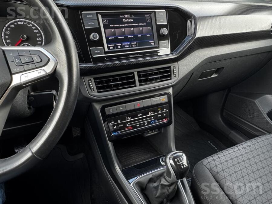 Pelēks Volkswagen T-Cross 2022 Rīga, ar dzinēja tilpumu 1.00 L un nobraukumu 210 tūkst. km par 10900 €, foto 17 vietnē AUTOMOTO.COM.LV