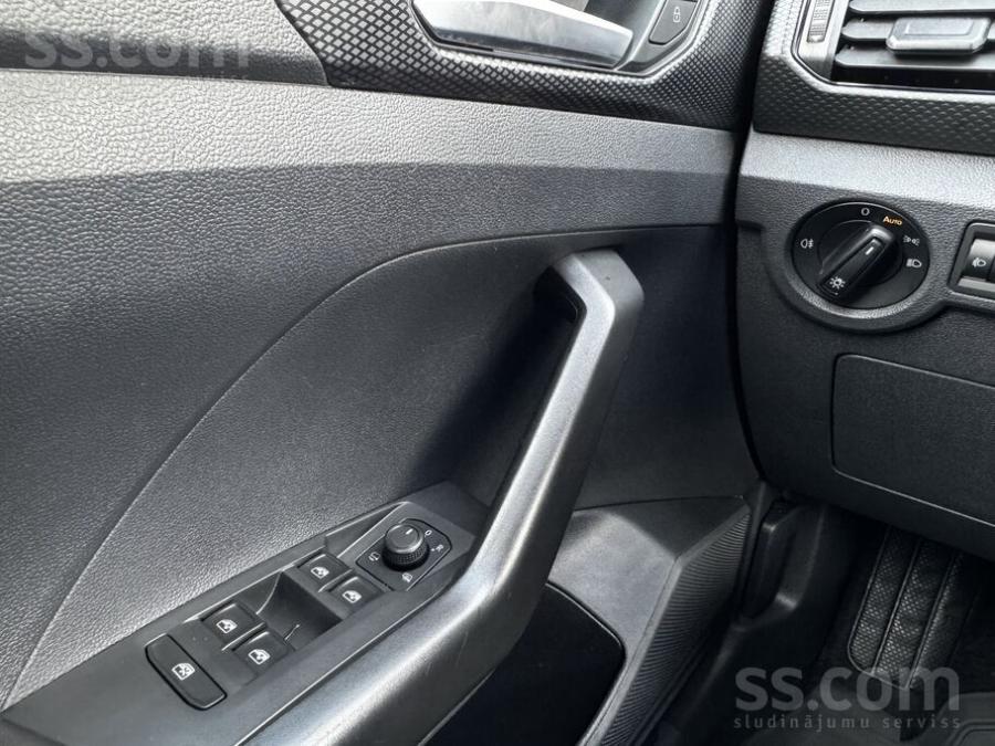 Pelēks Volkswagen T-Cross 2022 Rīga, ar dzinēja tilpumu 1.00 L un nobraukumu 210 tūkst. km par 10900 €, foto 23 vietnē AUTOMOTO.COM.LV