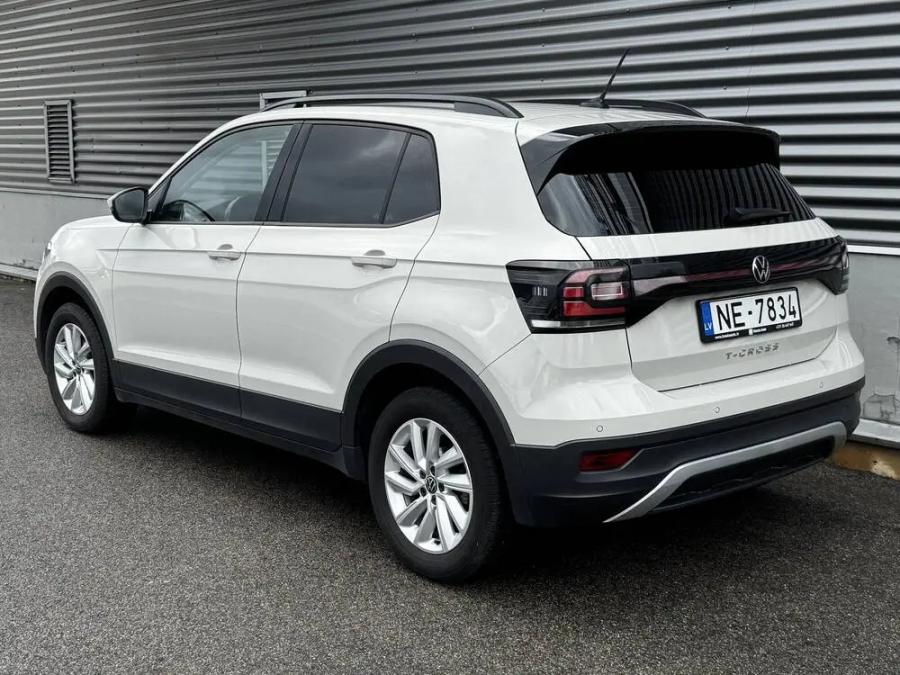 Pelēks Volkswagen T-Cross 2022 Rīga, ar dzinēja tilpumu 1.00 L un nobraukumu 210 tūkst. km par 10900 €, foto 4 vietnē AUTOMOTO.COM.LV
