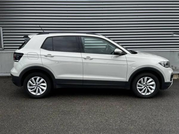 Grey Volkswagen T-Cross 2022 in Riga, with an engine capacity of 1.00 L and mileage of 210 thousand km for 10900 €, photo 6 on AUTOMOTO.COM.LV