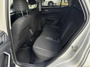 Pelēks Volkswagen T-Cross 2022 Rīga, ar dzinēja tilpumu 1.00 L un nobraukumu 210 tūkst. km par 10900 €, foto 11 vietnē AUTOMOTO.COM.LV