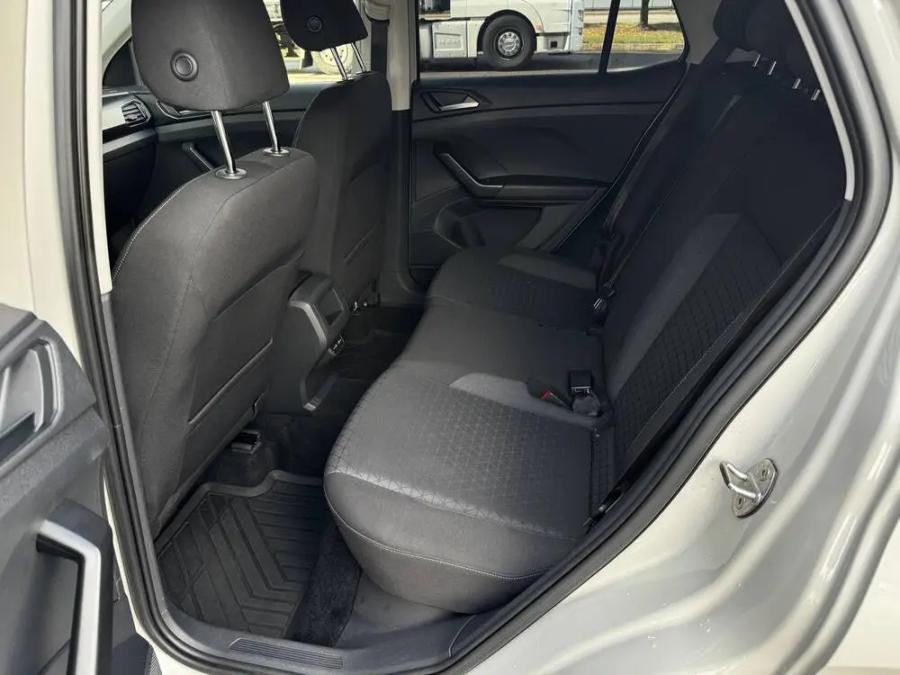 Pelēks Volkswagen T-Cross 2022 Rīga, ar dzinēja tilpumu 1.00 L un nobraukumu 210 tūkst. km par 10900 €, foto 11 vietnē AUTOMOTO.COM.LV