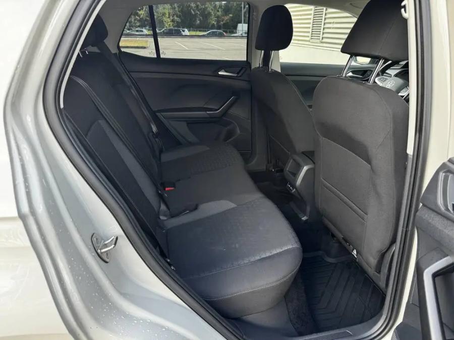Pelēks Volkswagen T-Cross 2022 Rīga, ar dzinēja tilpumu 1.00 L un nobraukumu 210 tūkst. km par 10900 €, foto 12 vietnē AUTOMOTO.COM.LV