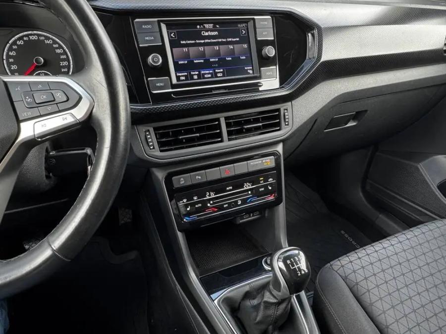 Pelēks Volkswagen T-Cross 2022 Rīga, ar dzinēja tilpumu 1.00 L un nobraukumu 210 tūkst. km par 10900 €, foto 17 vietnē AUTOMOTO.COM.LV
