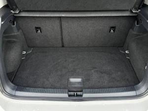Pelēks Volkswagen T-Cross 2022 Rīga, ar dzinēja tilpumu 1.00 L un nobraukumu 210 tūkst. km par 10900 €, foto 24 vietnē AUTOMOTO.COM.LV