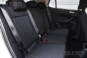 Pelēks Volkswagen T-Cross 2022 Ventspils, ar dzinēja tilpumu 1.00 L un nobraukumu 49 tūkst. km par 15850 €, foto 30 vietnē AUTOMOTO.COM.LV