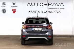 Pelēks Volkswagen T-Cross 2022 Rīga, ar dzinēja tilpumu 1.00 L un nobraukumu 75 tūkst. km par 16490 €, foto 8 vietnē AUTOMOTO.COM.LV