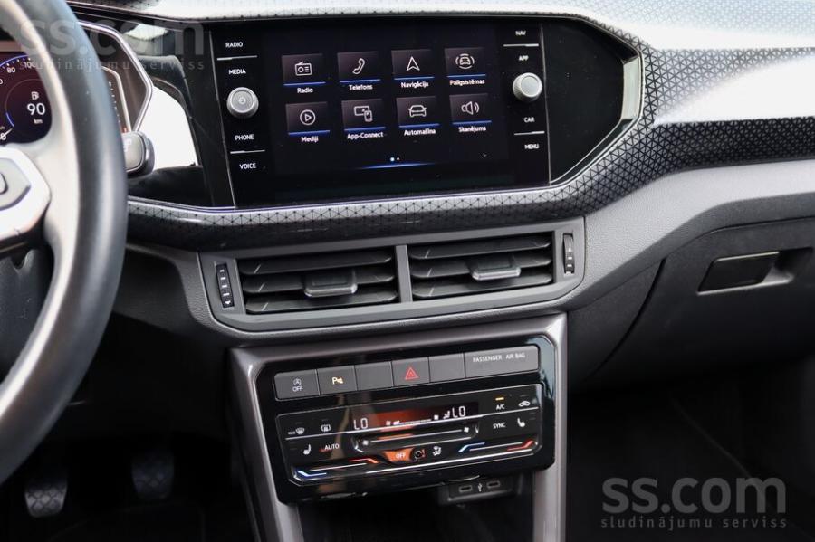 Pelēks Volkswagen T-Cross 2022 Rīga, ar dzinēja tilpumu 1.00 L un nobraukumu 75 tūkst. km par 16490 €, foto 13 vietnē AUTOMOTO.COM.LV
