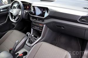 Pelēks Volkswagen T-Cross 2022 Rīga, ar dzinēja tilpumu 1.00 L un nobraukumu 75 tūkst. km par 16490 €, foto 24 vietnē AUTOMOTO.COM.LV